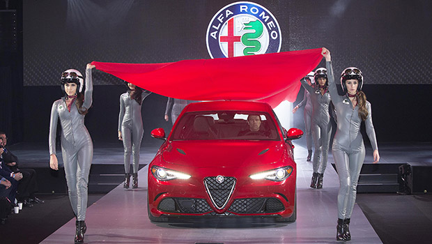 La Giulia sfila come una modella a Los Angeles - PartsWeb